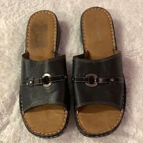Naturalizer | Shoes | New Naturalizer Leather Sandalsslides Size 5 ...